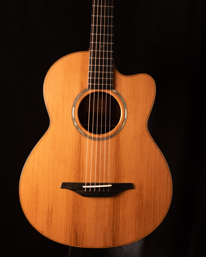 McIlroy TF68c 12 Fret Cutaway Redwood/Claro Walnut – The Fretted Buffalo